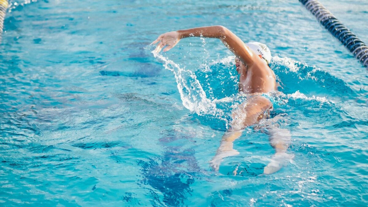 Weekend Swim Workout: Single-Arm Swim Drills – Triathlete