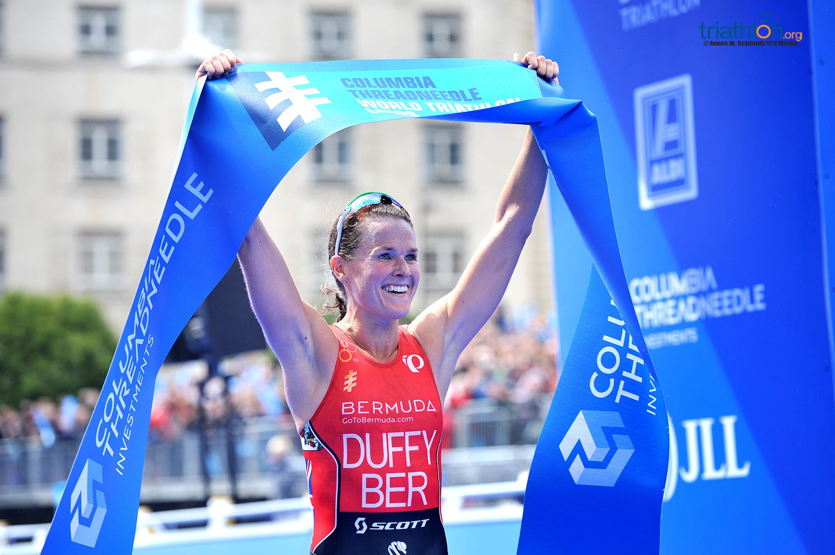 Flora Duffy Makes it Back-to-Back WTS Victories – Triathlete