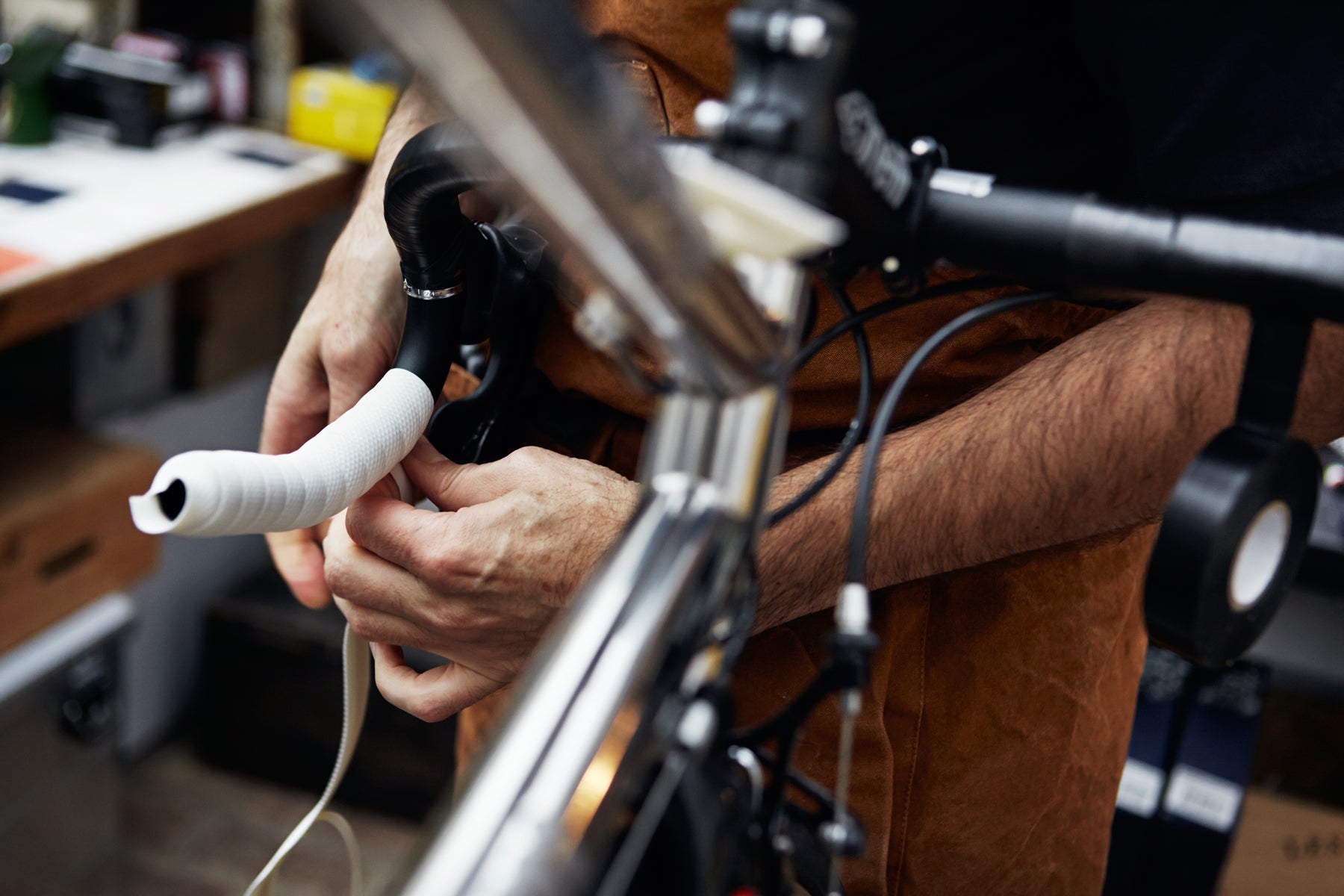 How to Wrap a Handlebar – Triathlete