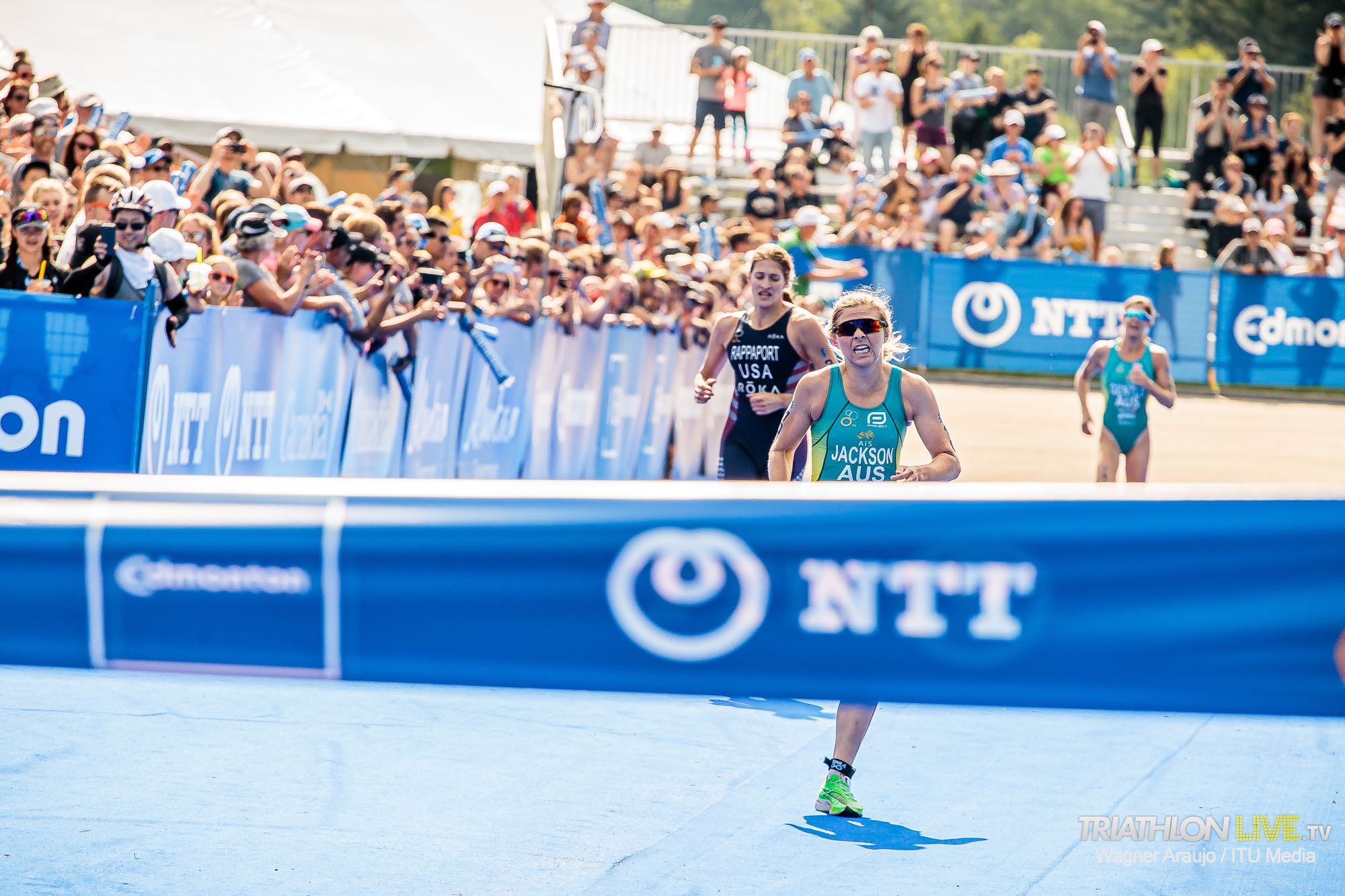 Emma Jackson Gets First WTS Victory in Edmonton – Triathlete